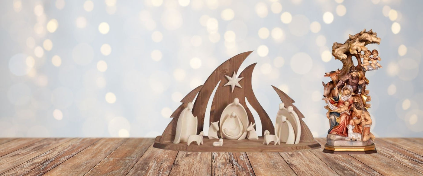 Modern Nativity "Ambiente" Design – Wood Waxed – 11 pieces with Stable